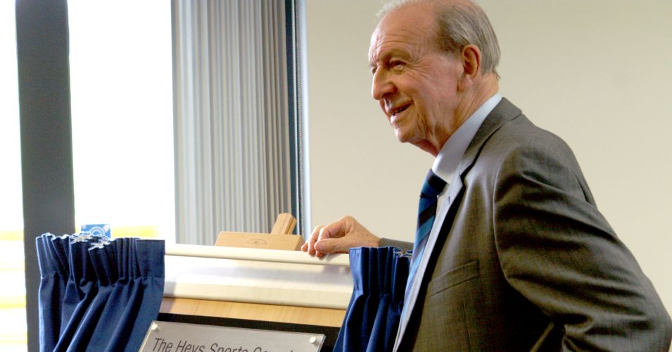 Celebrating the warm glow of Jimmy Armfield - Football365