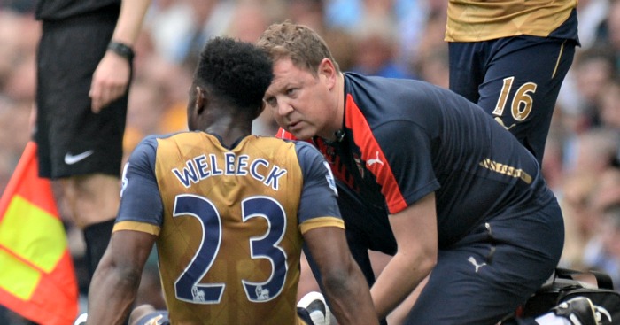 Hodgson, Wenger made to wait over Welbeck injury - Football365