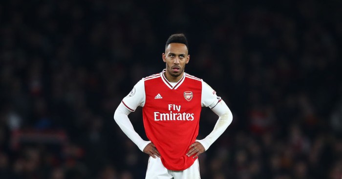 Report reveals two reasons Auba 'won't commit to Arsenal' - Football365