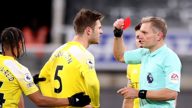 Fulham win Andersen VAR red card appeal - Football365
