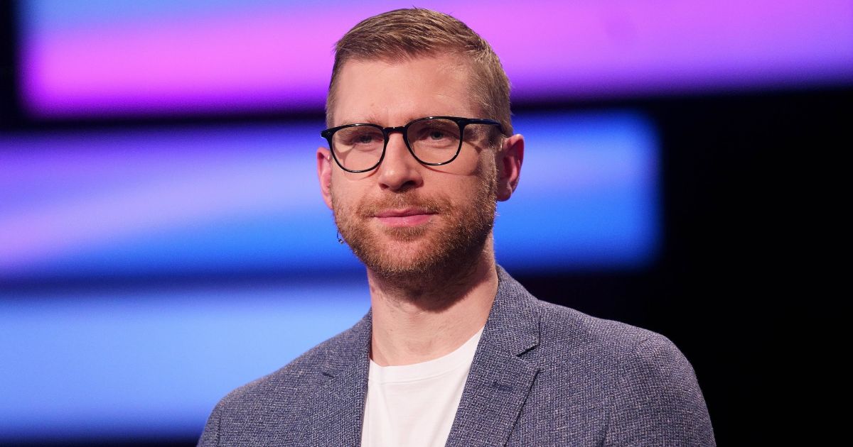 'We fell on our face' - Mertesacker slams 'costly' Arsenal transfer ...