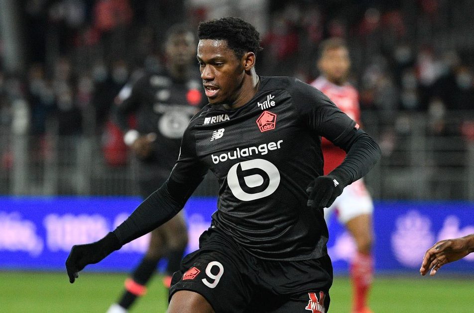 Arsenal pinpoint 'priority' €50m striker signing to solve 'serious ...