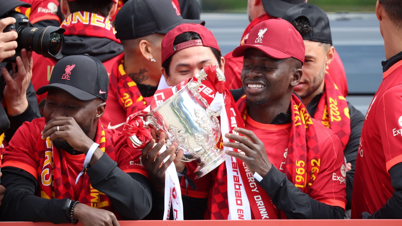 Bayern to turn 'full attention' to Mane pursuit this week - fresh bid ...