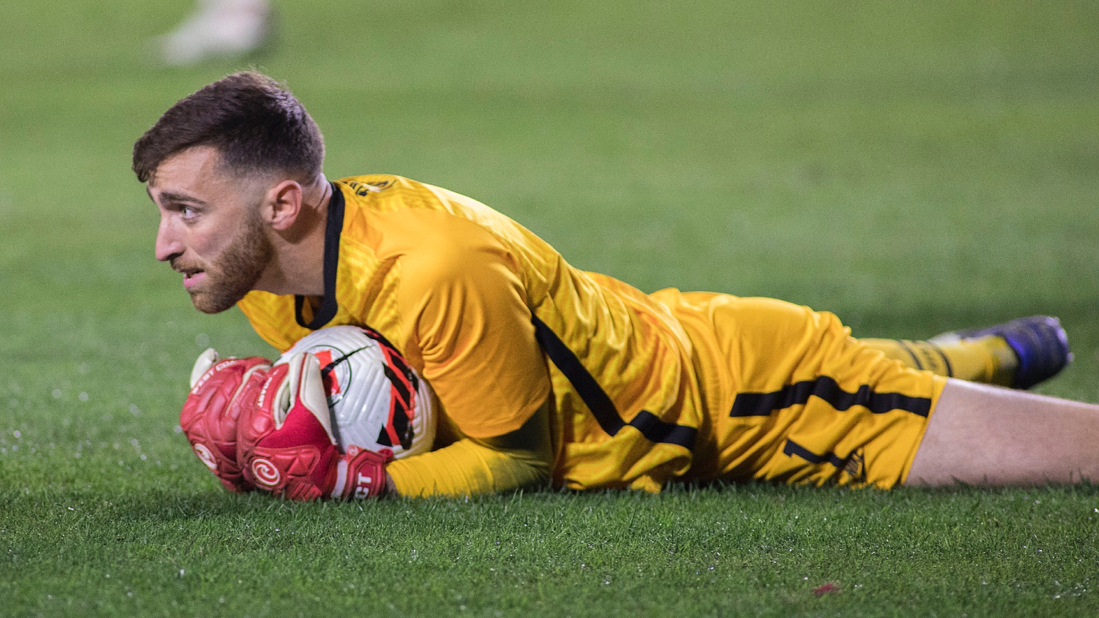 'I'm here to push him' - Turner fires Ramsdale a warning ahead of ...