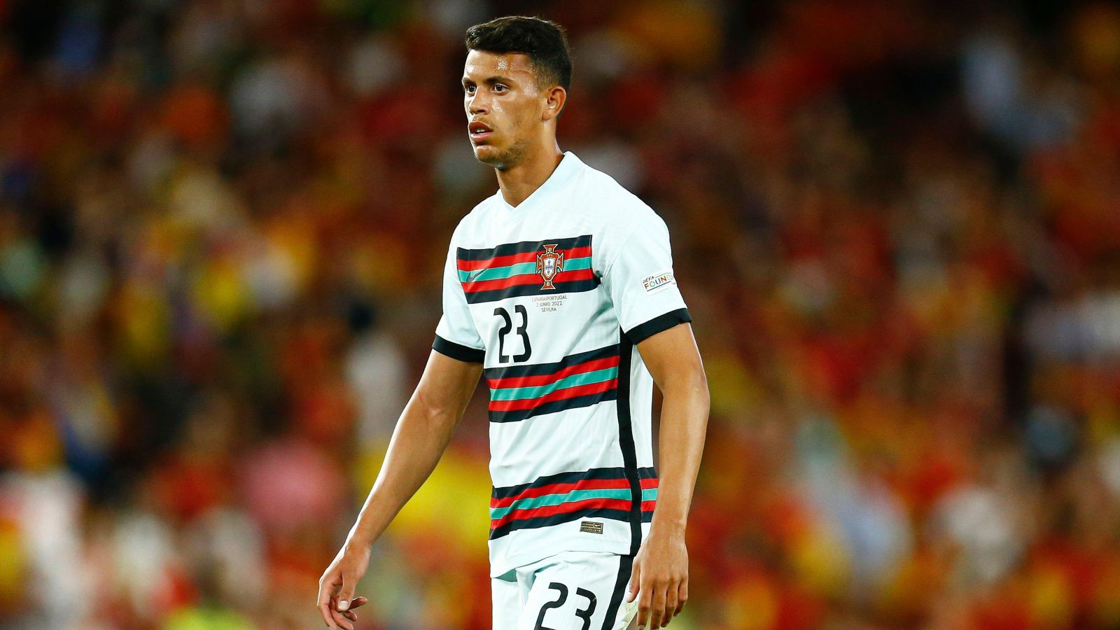 Wolves complete club-record deal for Sporting Lisbon midfielder Nunes