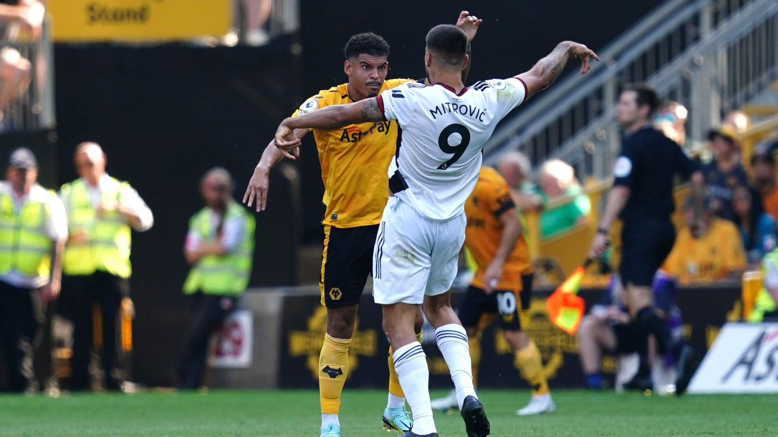 Nottingham Forest agree to pay incredible £44.5m fee for Wolves star ...