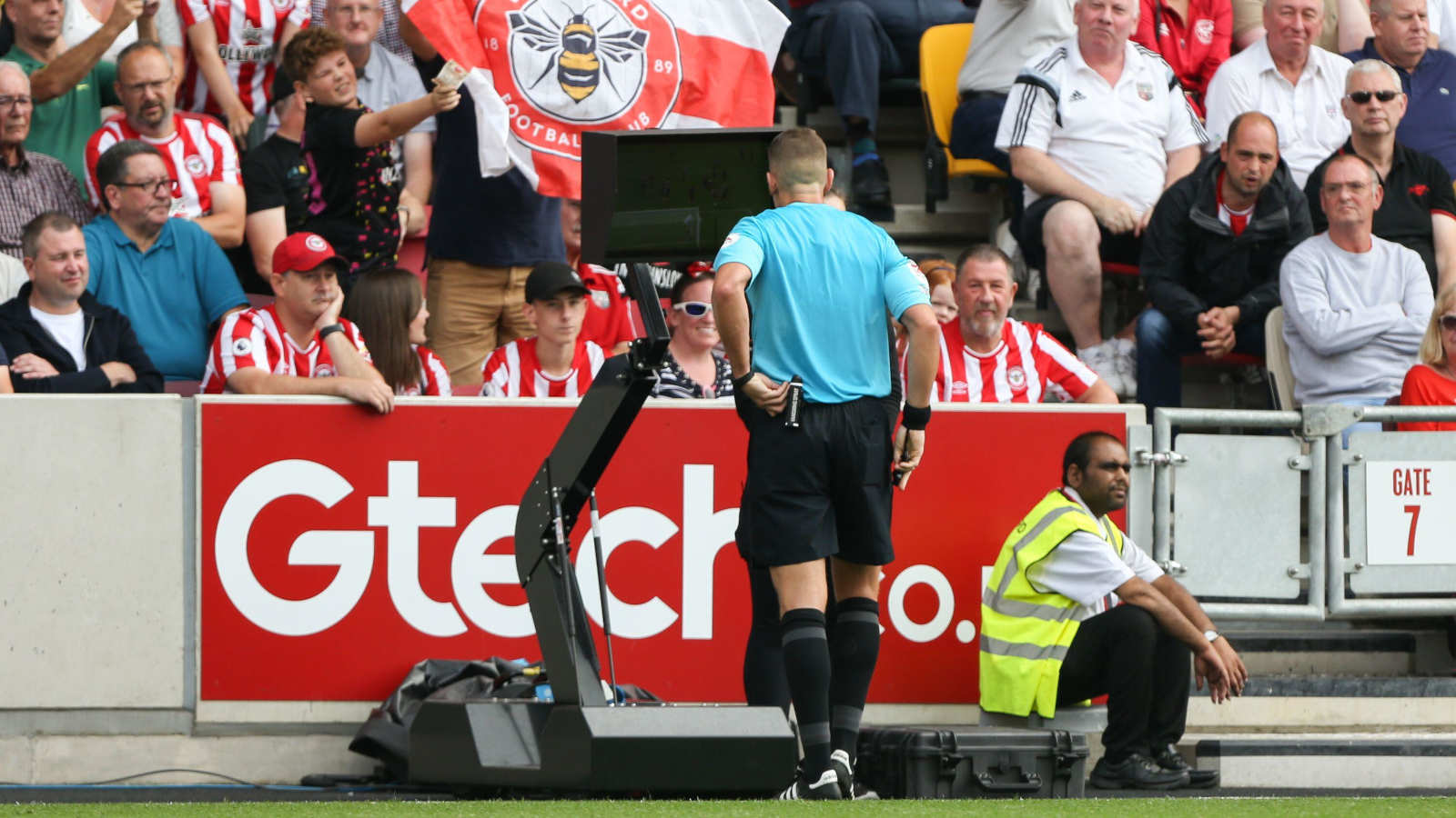 VAR is not the problem; football has disappeared too far up its own arse