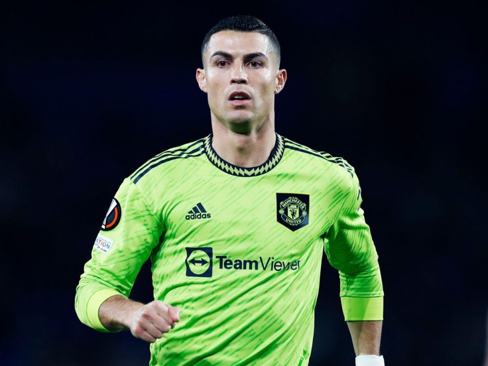 Ronaldo signs €200m deal: Ex-Man Utd star delighted with 'inspiring ...