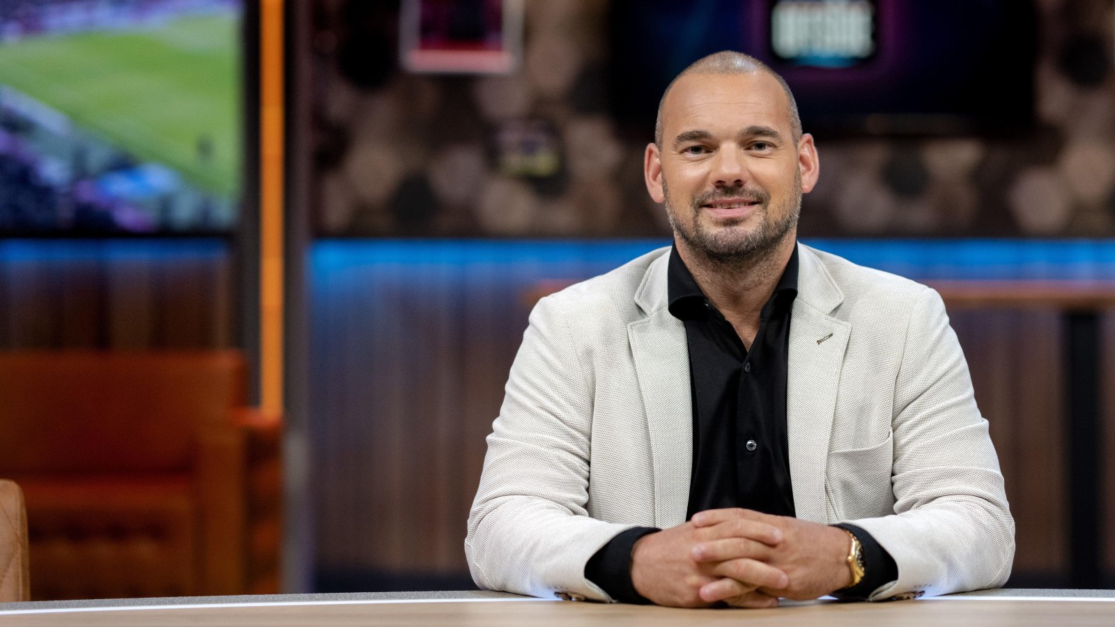 'It must be a stunt' - Sneijder mocks Man Utd over Weghorst pursuit as transfer is deemed ...