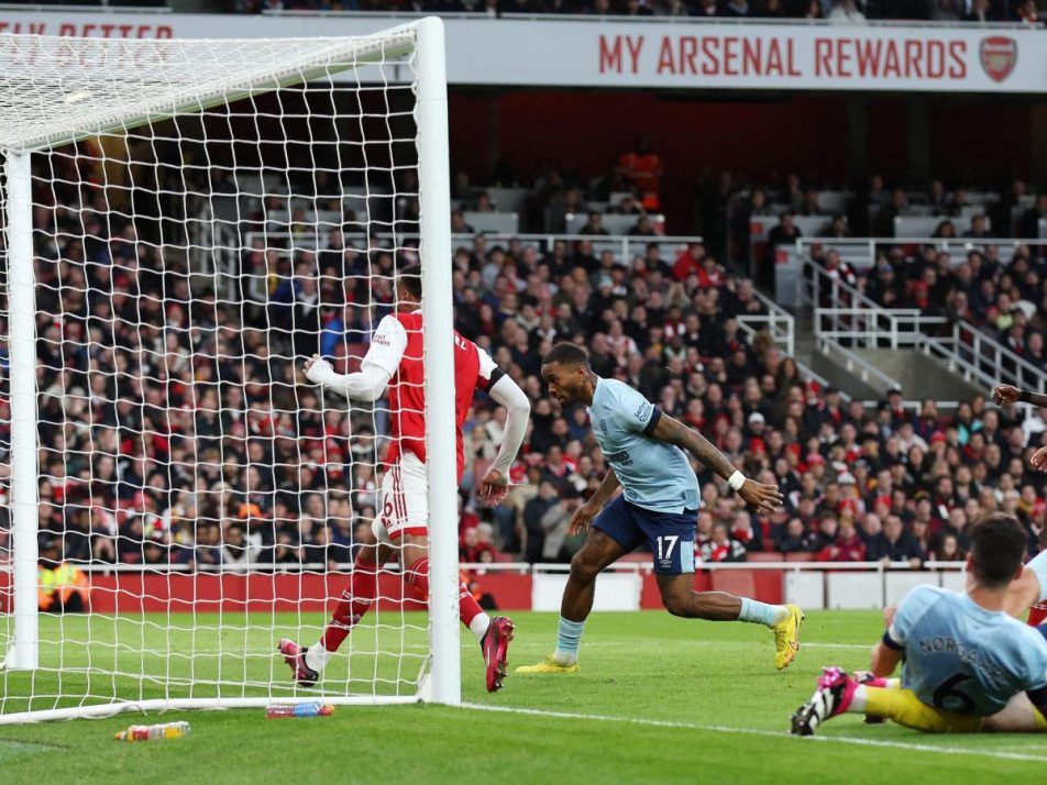 'Sack Lee Mason' - Ex-Premier League ref calls for Webb to axe VAR ...