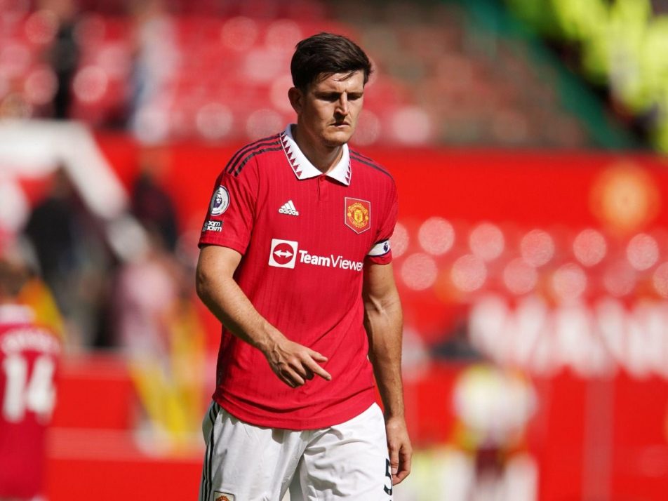 Ten Hag to brutally strip Harry Maguire of Man Utd captaincy 'next week ...