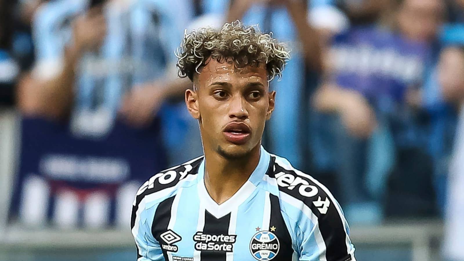 Arsenal given green light to sign midfield target as club chief 'cant ...