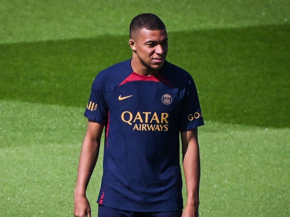 Mbappe stance on €1bn transfer revealed as Barcelona propose swap deal ...