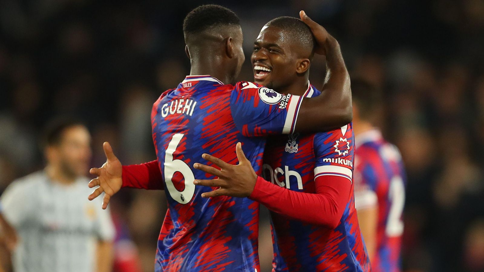 £70m Liverpool bid for 'top target' will 'be accepted'; Man Utd make ...