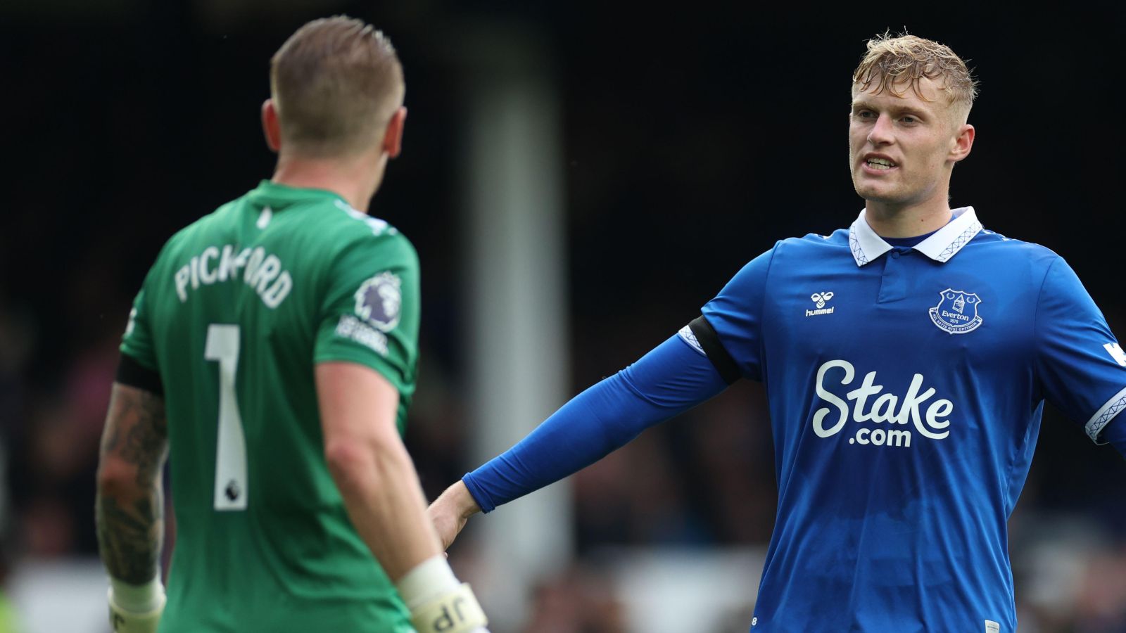 Everton face fight to keep 'top-quality' Man Utd target as £25m exit is ...