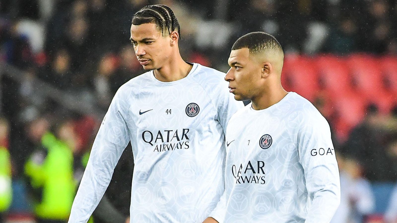 Man Utd 'offered' last-minute striker transfer; Red Devils identify £ ...