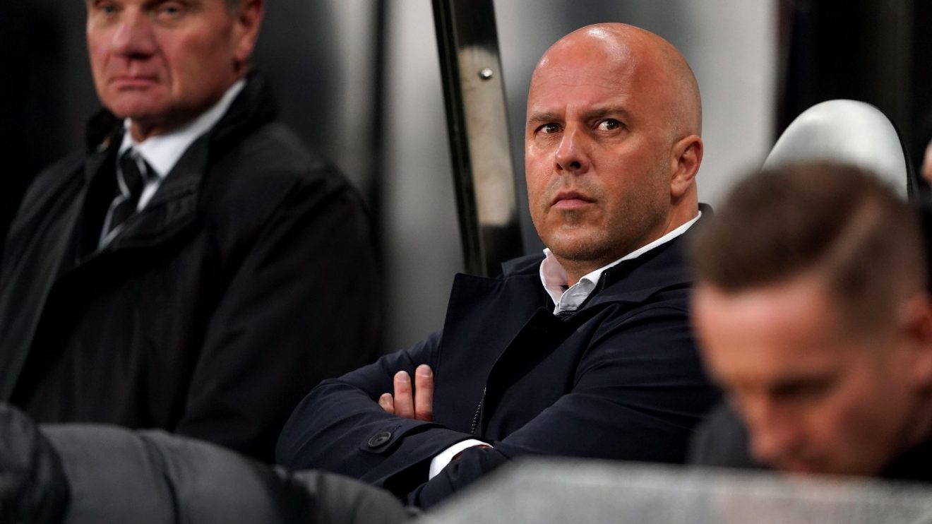 Liverpool: Arne Slot 'unimpressed' with one star for two 'alarming ...