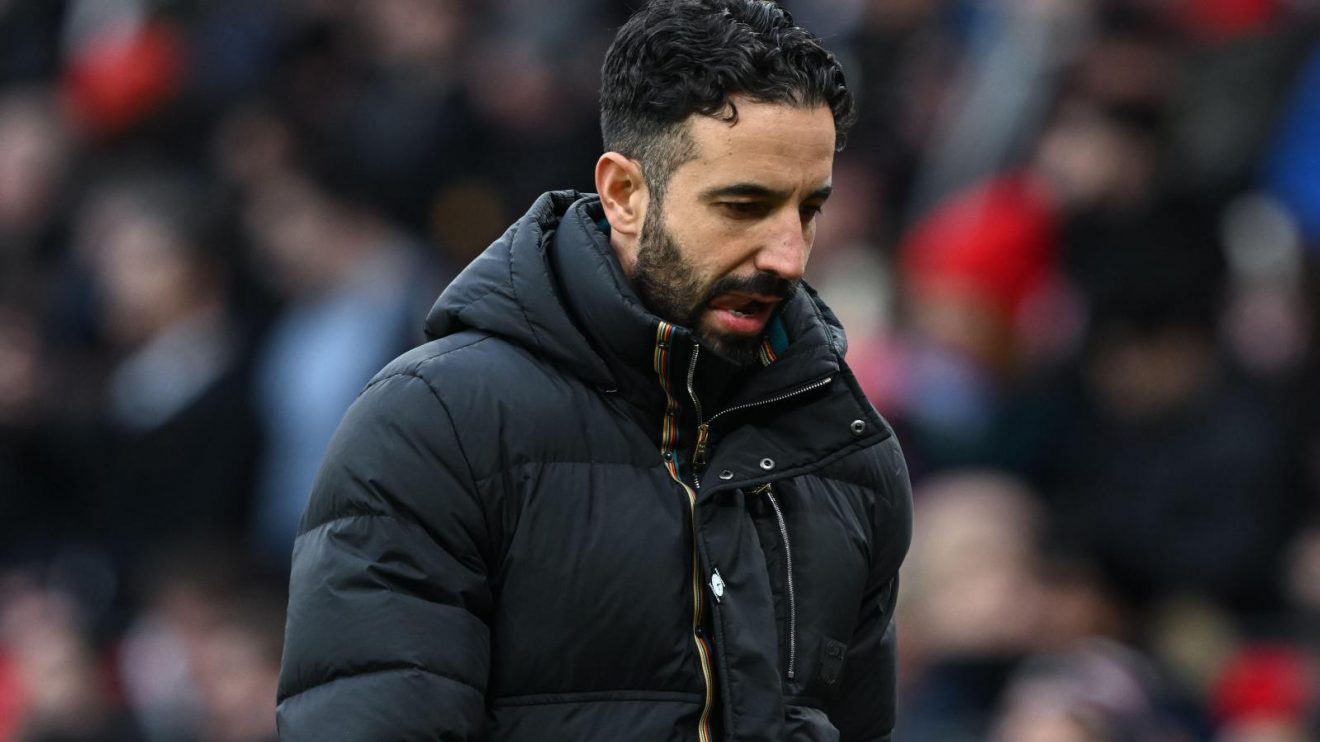 Amorim sack? 'Flawed tactics' lead to Man Utd dressing room 'issue' as ...