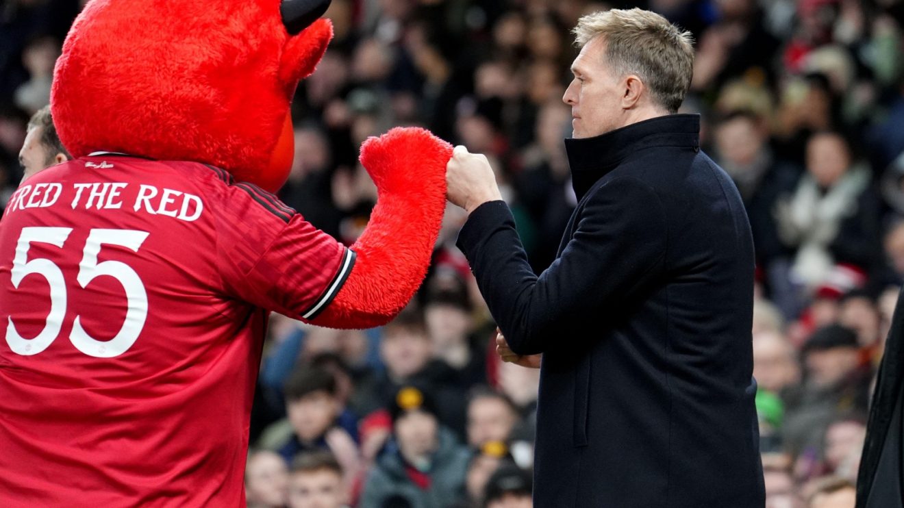 Fletcher to hear Man Utd manager fate on Monday, urges players not to ...