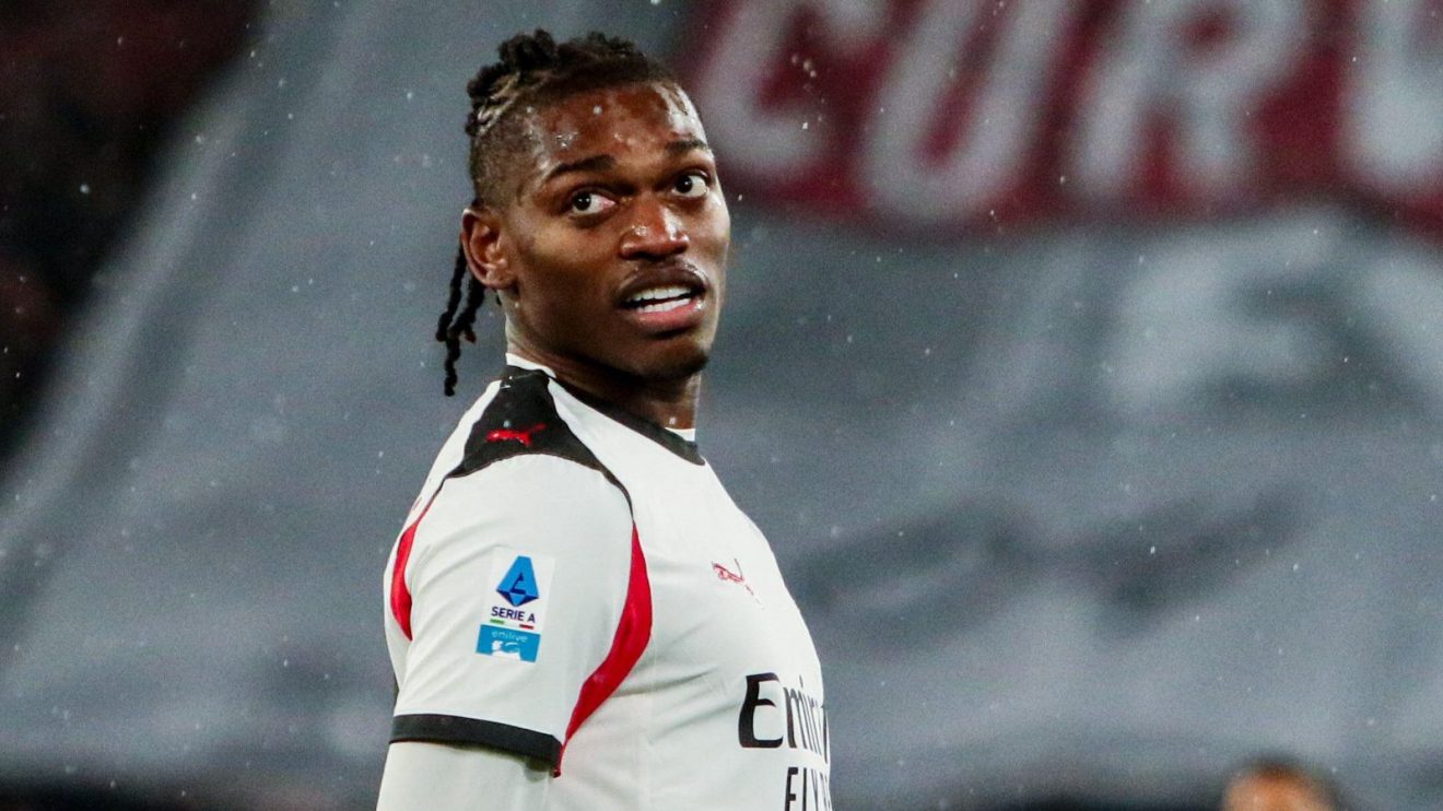 Man Utd eye three wingers as Serie A giants 'consider' huge summer sale ...